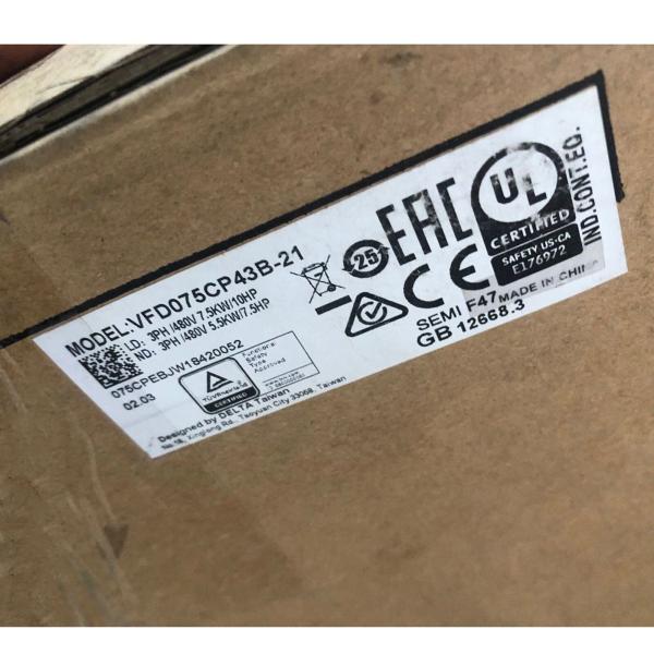 1PC New Delta VFD075CP43B-21 7.5KW Inverter1PC New Delta VFD075CP43B-21 7.5kWインバーター