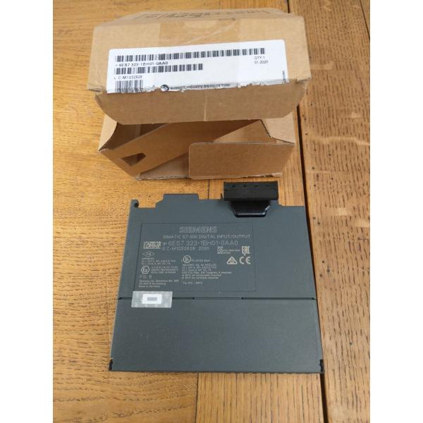 Automate SIMATIC S7-300 modules d'entrees-sorties TOR SiemensSimatic S7-300モジュールを自動化します