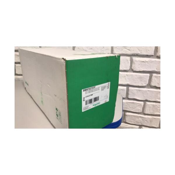 1ps NEW Schneider BMI0703T07F servo motor BMI 1-phase - untapped IP541PS新しいSchneider BMI0703T07FサーボモーターBMI 1相 - 未開発のIP54