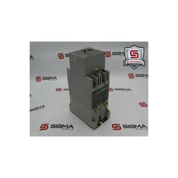 ALLEN-BRADLEY 700-RTC10100U24 SOLID STATE TIMER RELAY SER. A (36846)Allen-Bradley 700-RTC10100U24ソリッドステートタイマーリレーSer。 A（3...