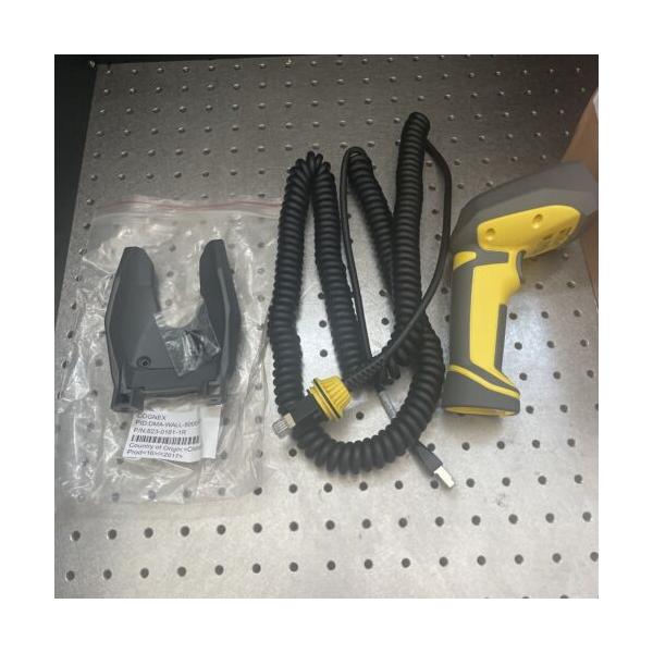 COGNEX DM8050E Scanner, Wall Mount, DM8000-ECABLEC-5 300-9133-5R Ethernet CableCognex DM8050Eスキャナー、ウォールマウント、DM8000-CABLE...