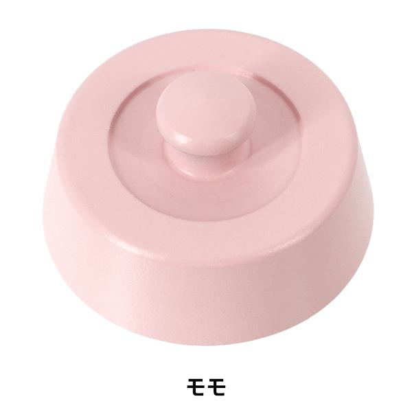 製図、型紙の作成、裁断の際など、生地やパターンが動かないように使用する重石です。持ち手部分を掴みやすいように工夫しています。裏側に凹みがあり、複数の重りを重ねて保管できます。色を揃えても、全色1個ずつでもかわいいカラー展開です。[重し おも...