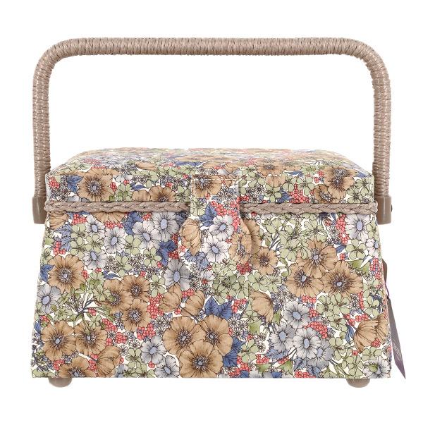 表地の下にキルト芯が入っており、ぷっくりとした気持ちの良い手触りです。機能も充実!フタの内側にはピンクッションとポケットが付いています。さらに内ブタは仕切りのついたプラスチックのトレーになっており小物整理に便利です。ソーイングボックスとして...