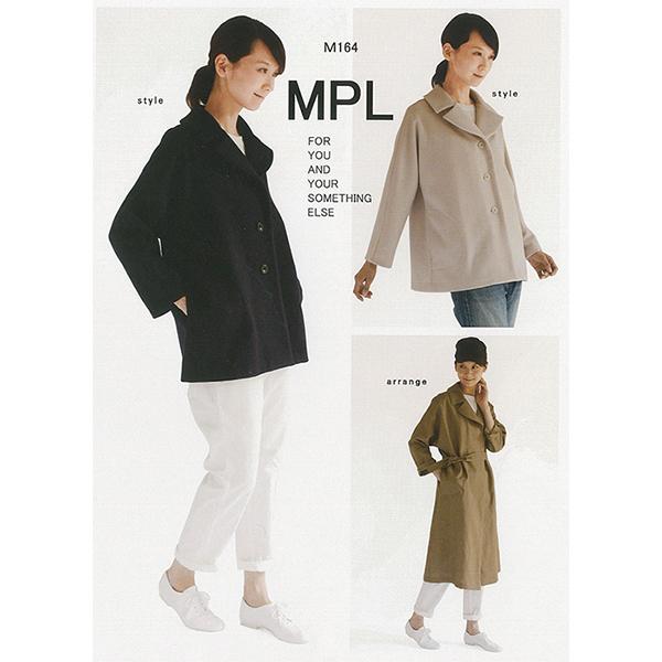 衿幅が広いピーコートの衿のような印象のAラインジャケットです。袖ぐりのない見頃続きの肩がすっきりと見えて簡単に縫えます。見頃と袖ぐりにゆとりがあり重ね着がしやすく、打ち合わせが深いので羽織りやすいです。[手芸 手芸道具 手作り ソーイング ...