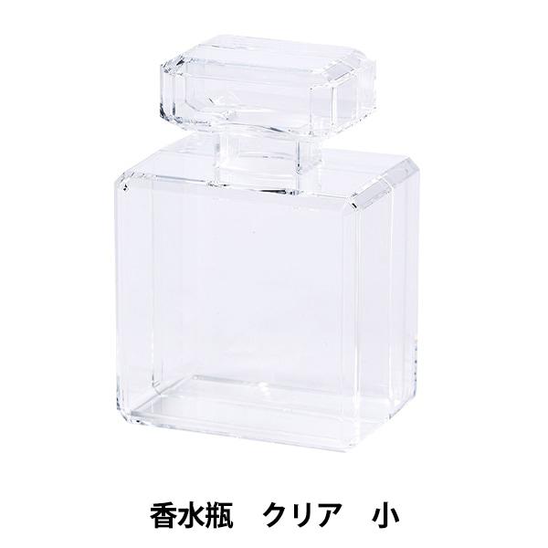 作業がしやすい真ん中から開けられるタイプの透明度抜群のアクリルケースです。ギフトとして喜ばれること間違いなしの形です。プリザーブドフラワーやドライフラワーを使ってアレンジをするだけでなく、リボンや布を使ったアレンジも見栄えします。他にも、推...