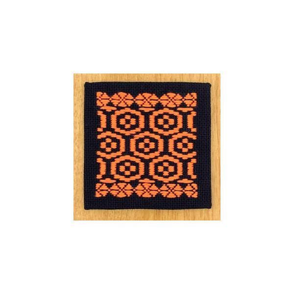 日本の伝統刺繍『こぎん』初級向けのこぎんキットです。★難易度：初級★出来上がりサイズ：約縦10cm×横10cm ★キット内容：こぎん糸、No.1100布（コングレス）、こぎん針、図案付説明書★打込目数：18カウント／1インチ・約70目／10...