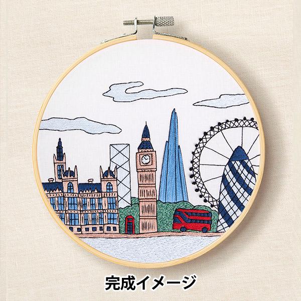 フリーステッチ刺繍を使ったロンドンの街並みをデザインした刺繍キットです。刺しゅう用の布、糸、枠、針が入ったキットです。英文の説明書付きです。デザイナー:クセニア・グセバ(KSENIIA GUSEVA)氏 ドイツを拠点とする独学のニードルクラ...
