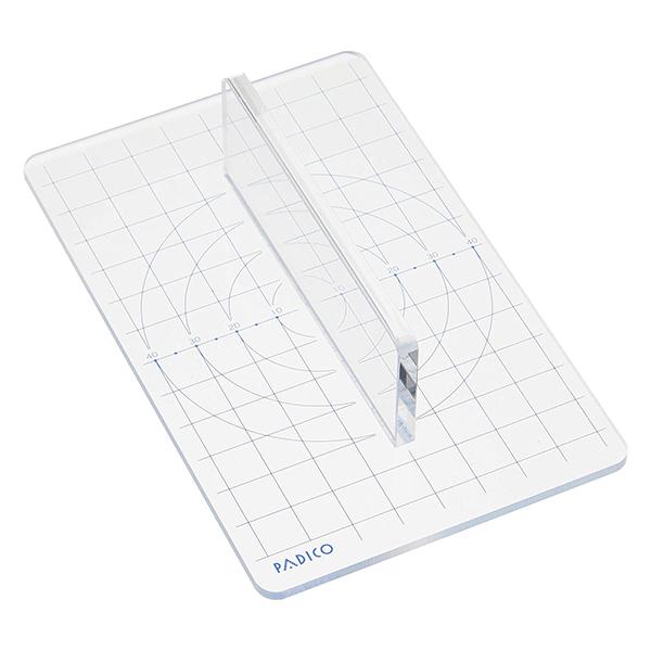 粘土用工具 『アートプレッサークレイクラフト』 PADICO パジコ便利なねんどツールです!!粘土をプレス、左右に動かして棒状加工するなど、いろいろな用途に使えます。透明なので加工具合を見ながら作業することができ、持ち手と目盛りが付いている...