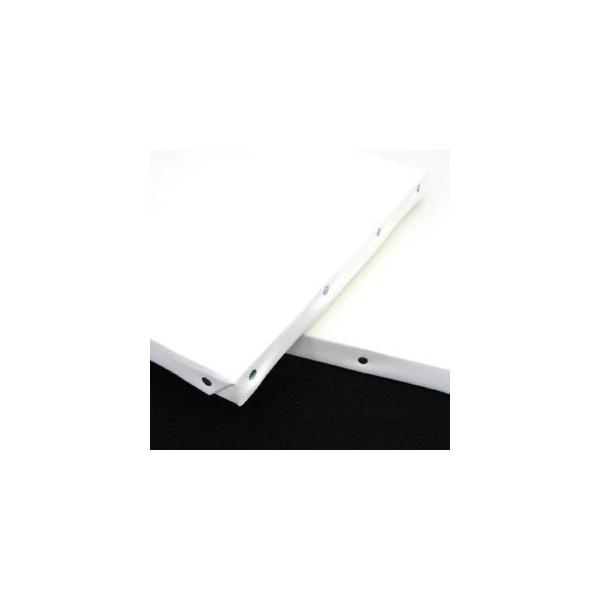 中目のキャンバスです。素材に綿・化繊を使用している為、麻に比べキャンバスの目が均一できれいです。油絵の絵画にはかかせません。自分で画布を張りこむ手間がないのですぐに描き始められます。生地：綿化繊混紡 織目：中目 木枠：桐材 サイズ（ｃｍ）：...