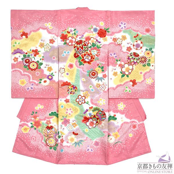 赤ちゃんの健やかな成長をお祈りする「お宮参り」に相応しい、選りすぐりの産着をセレクトしました。可愛らしさ溢れるピンクの地色に、疋田染めの柄と明るい色の染めが鮮やかです。高貴や気品を表す「毬」は、何事も丸く収まりますようにという願いが込められ...