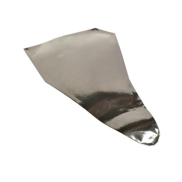 ストラト用にカットしたシールタイプのノイズ低減用アルミシールドシート表面はそのままの状態で通電性を保持しているので、表面のペーパーがけなど下地処理は不要国内生産品