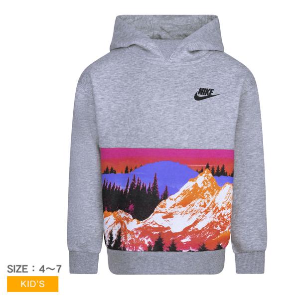 ■ブランド：NIKE ナイキ■アイテム：スウェット■スタイルNo：86L391■商品名：スノーデイ フリース プリント プルオーバー■性別：キッズ ジュニア 子供ナイキより「スノーデイ フリース プリント プルオーバー」です。柔らかいフリー...