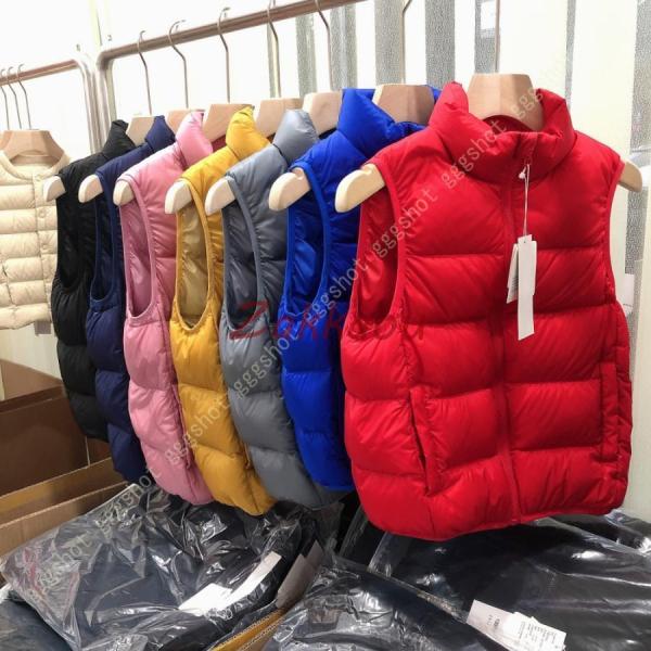 すっきりシルエットで可愛い。袖がないので子ども動きやすい。腕まわりがもたつかず自由に動かせるので、子供も体を動かしやすく元気に動き回れますよ。肌触りの良いフェイクファー素材で寒い時期でも暖かく防寒！パッと目をひくデザインで人気者に前開きデザ...