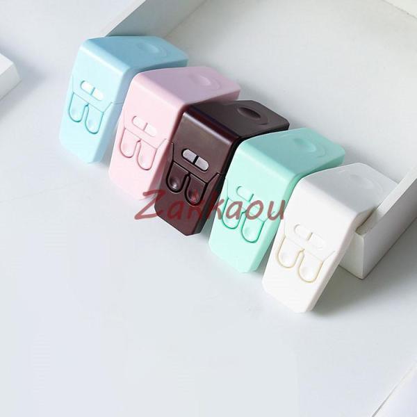 ■ 品名：チャイルドロック■ 素材：ABS+PE■ カラー：全5色■ サイズ：75*32*10mm■ 産地：中国人気検索キーワード：チャイルドロック ベビーガード　ドアロック 引き出し ストッパー 赤ちゃん 子供 指挟み ケガ防止 安全　耐...