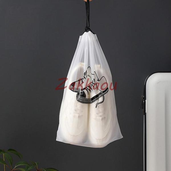 ■ 品名：シューズ収納袋■ 素材：不織布■ カラー：全1色■ サイズ：MEDIUM-BIG人気検索ワード：シューズケース シューズバッグ シューズ収納袋　トラベル ポーチ 収納 靴入れ アウトドア 海水浴 プール 旅行 スポーツ 持ち運び ...