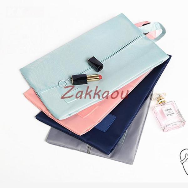 ■ 品名：シューズ収納袋■ 素材：ポリエステル■ カラー：全8色■ サイズ：写真参考人気検索ワード：シューズケース シューズバッグ シューズ収納袋　トラベル ポーチ 収納 靴入れ アウトドア 海水浴 プール 旅行 スポーツ 持ち運び 便利　...