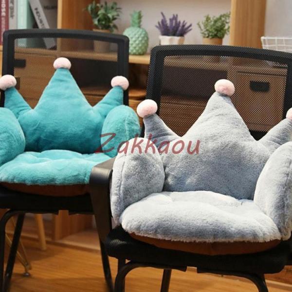 ■ 品名：座布団■ 素材：ポリエステル■ カラー：全3色■ サイズ：55x40x40cm■ 充填物 ：ＰＰ綿人気検索ワード：腰痛 クッション 骨盤クッション 姿勢矯正 骨盤矯正 座布団 クッション 低反発 骨盤 腰痛 オフィス 椅子 背筋矯...