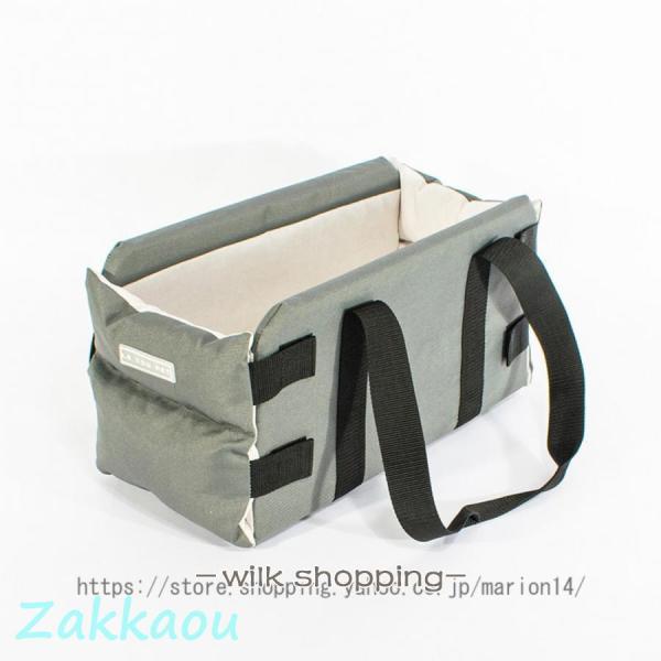 大切なペットちゃんとのお出かけを快適に楽しめましょう！◎サイズも丁度良くて、座り心地も良くて、車の移動があまり好きでない愛犬でも、気楽に乗って、心地よく座ります。◎ペットの安全座席は良好な保温性の機能を持っていて、ペットベッドとしても使えま...