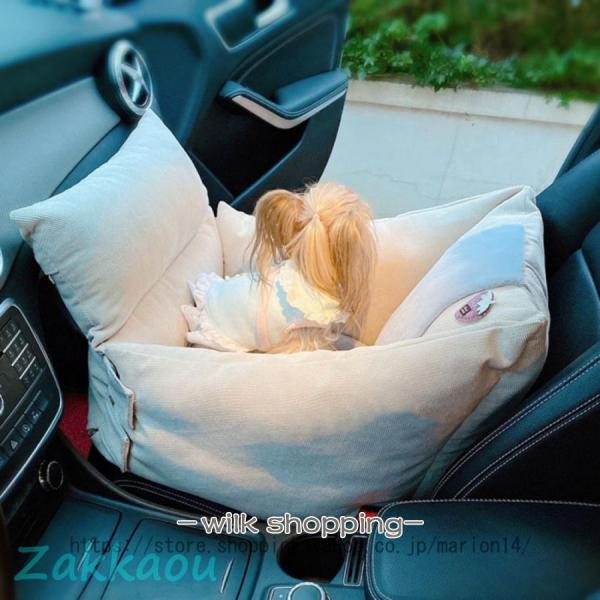 ペットとのお出かけを悩んでいますかペットに連れてドライブをする時、ペットは興奮して車の中で跳ねてドライブの邪魔になりましたそんな悩みはありますか該当ドライブボックスは飛び出し防止のベルトによりペットをしっかり守ります。小型犬・猫に最適・新版...