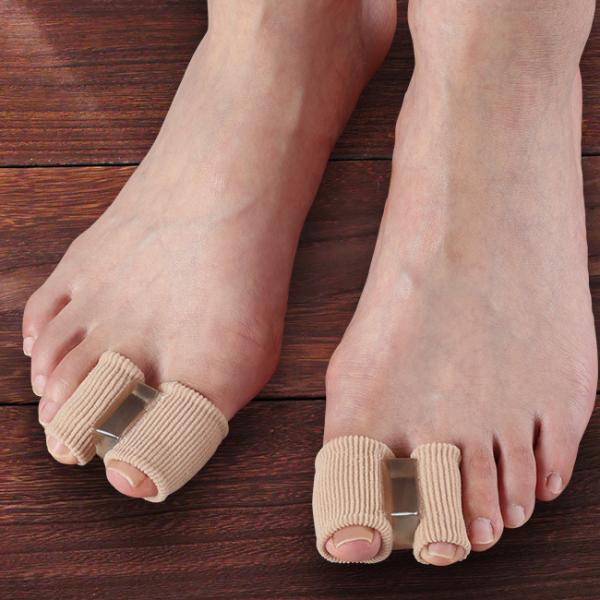 外反母趾 サポーター 両脚兼用 外反母趾矯正 外反母趾サポーター 歩行 指 サポート 外反母趾矯正器具 対策 親指 人差し指 親指の付け根 開く 広げる 矯正 カバー 左右兼用 ケア ケアグッズ セルフケア 装具外反母趾で曲がった親指をしっ...