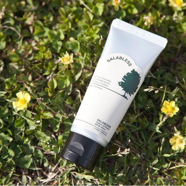 ディート（合成昆虫忌避成分）不使用、紫外線吸収剤・界面活性剤・防腐剤・シリコンがすべてフリーなので赤ちゃん（生後6ヶ月以上）から安心して使えるオーガニックのUVクリームです。こちらの日焼け止めクリームはマタニティの方にも安心してお使いいただ...