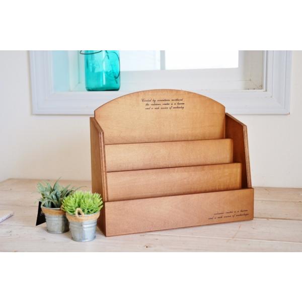 ☆今だけ送料無料（沖縄県別途要相談）※北海道・九州地方への発送は送料高額にて1点での発送の場合220円のご負担お願いします他商品も購入の場合不要。予めご了承願います大きめレターラック　読みかけの新聞＆雑誌も入りますレトロ仕上げ木製品 色の濃...