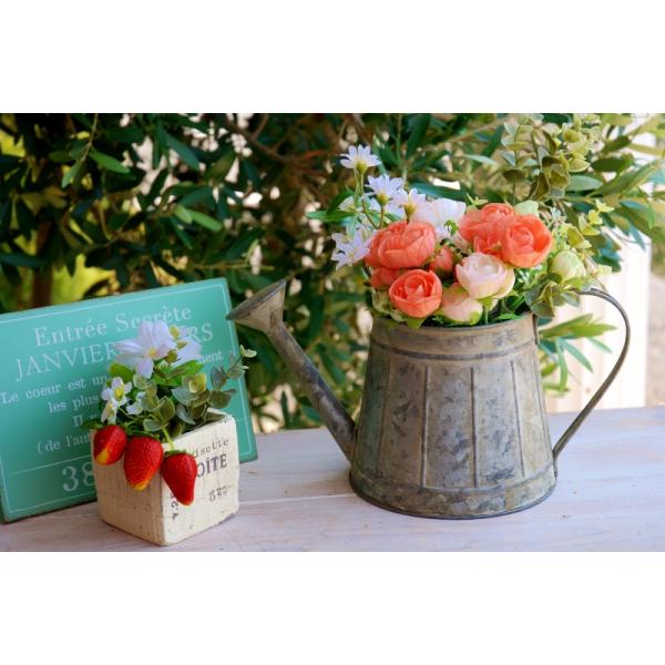 ☆今だけ送料無料（沖縄県別途要相談）※北海道・九州地方への発送は送料高額にて1点での発送の場合220円のご負担お願いします他商品(送料無料)も購入の場合不要。予めご了承願いますレトロアンティーク仕上げブリキ製品プランターカップ・植木ポットサ...