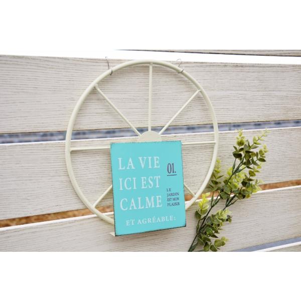 ☆今だけ送料無料（沖縄県別途要相談）※北海道・九州地方への発送は送料高額にて※1点のみ発送の場合220円のご負担お願いします他商品も購入の場合不要。予めご了承願いますレトロアンティーク仕上げブリキ製サインスタンドスタンドタイプ 自立します ...