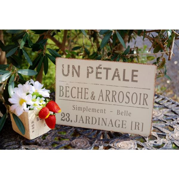 ☆今だけ送料無料（沖縄県別途要相談）※北海道・九州地方への発送は送料高額にて1点での発送の場合220円のご負担お願いします他商品(送料無料)も購入の場合不要。予めご了承願いますアンティークホワイト・白レトロアンティーク仕上げアイアン製品壁掛...