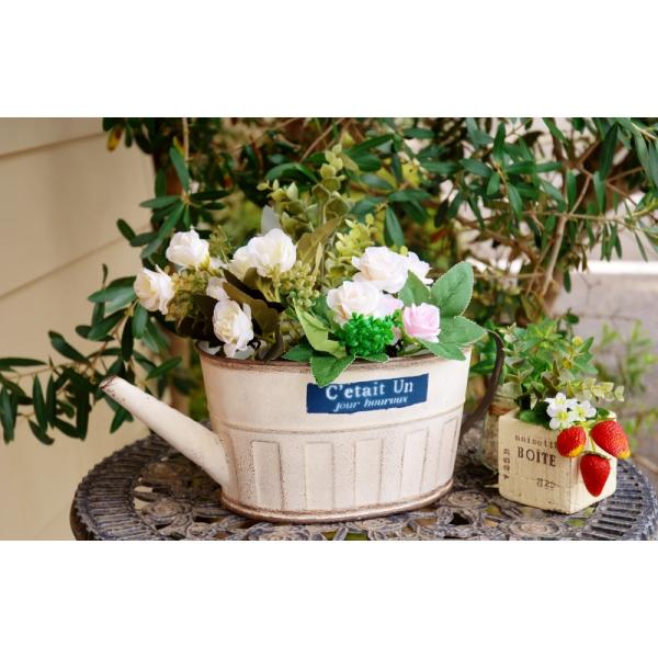 ☆今だけ送料無料（沖縄県別途要相談）※北海道・九州地方への発送は送料高額にて※1点での発送の場合220円のご負担お願いします他商品（送料無料）も購入の場合不要。予めご了承願います☆そのままお庭に飾ってもかっこいいプランターポットジョーロ型プ...