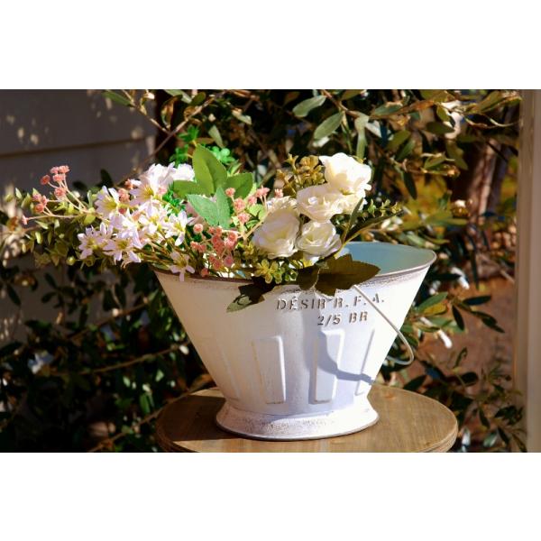 ☆今だけ送料無料（沖縄県別途要相談）※北海道・九州地方への発送は送料高額にて1点での発送の場合220円のご負担お願いします他商品も購入の場合不要。予めご了承願います☆そのままお庭に飾ってもかっこいいプランターポット寄せ植えで使ってもグッドで...