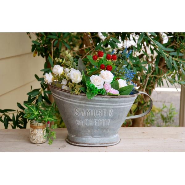 ☆今だけ送料無料（沖縄県別途要相談）※北海道・九州地方への発送は送料高額にて※1点での発送の場合220円のご負担お願いします他商品（送料無料）も購入の場合不要。予めご了承願います☆そのままお庭に飾ってもかっこいいプランターポット水差し  ピ...