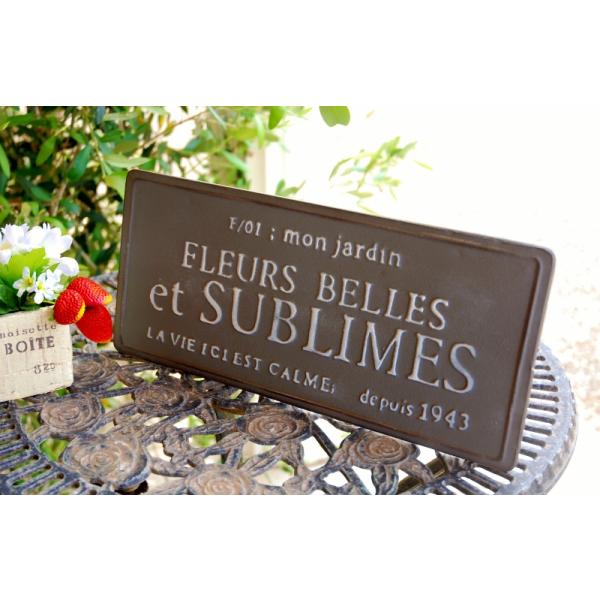 ☆今だけ送料無料（沖縄県別途要相談）※北海道・九州地方への発送は送料高額にて1点での発送の場合220円のご負担お願いします他商品(送料無料)も購入の場合不要。予めご了承願いますレトロアンティーク仕上げアイアン製プレート文字はエンボス加工  ...