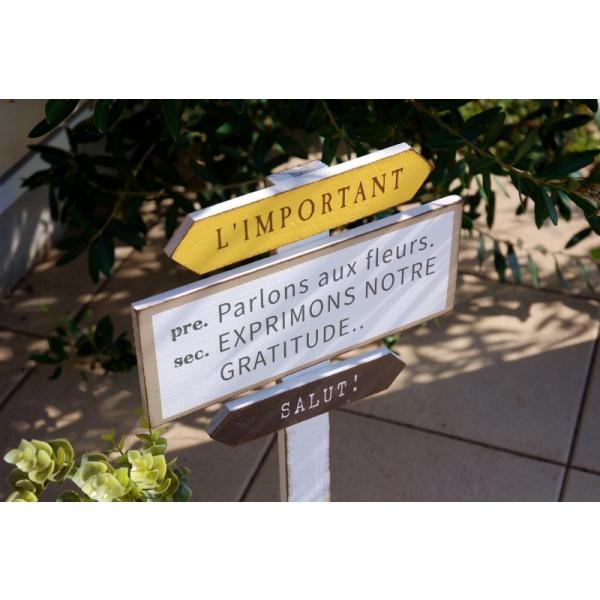 ☆今だけ送料無料（沖縄県別途要相談）※北海道・九州地方への発送は送料高額にて※1点での発送の場合220円のご負担お願いします他商品（送料無料）も購入の場合不要。予めご了承願いますレトロアンティーク仕上げ木製ガーデンピック 飾り看板サイズ 幅...