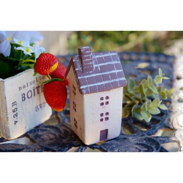 ☆即納 ☆☆3,980円（税込み）以上お買い上げで　送料無料！(沖縄県別途要相談)可愛いガーデニングマスコット。観葉植物と一緒にレトロ セメント製品サイズ(概寸) 幅5.5cm 奥行5.5cm 高さ10cm※小ささゆえのアバウトさはご了承願...