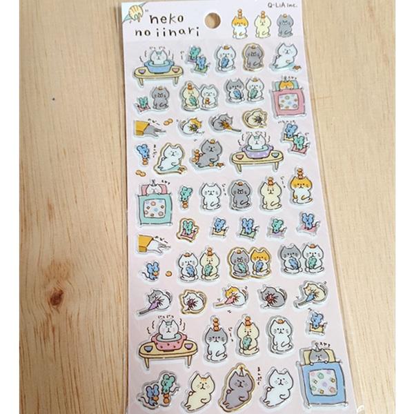 ちょいぷっくりと盛り上がった塩ビクリア シールです。ねこの動きが可愛い、ネコの言いなり、お手紙や写真に可愛くデコレーションができる　可愛いシールですフォトアルバムやお誕生日メッセージに貼って楽しんでね◆シール台紙のサイズ：高さ175×横90...