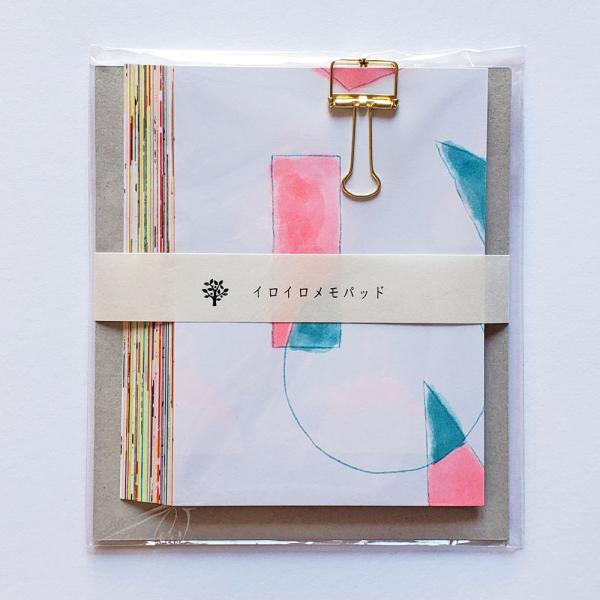 約91×128 mm　　50枚アソート※50種類すべて異なる柄が入っています※柄はアソートになります※写真は見本です。柄は選べません。水縞さんが今までにデザインした色々な紙を集めてメモパッドに無作為にカットすることで不思議な余白が生まれたり...