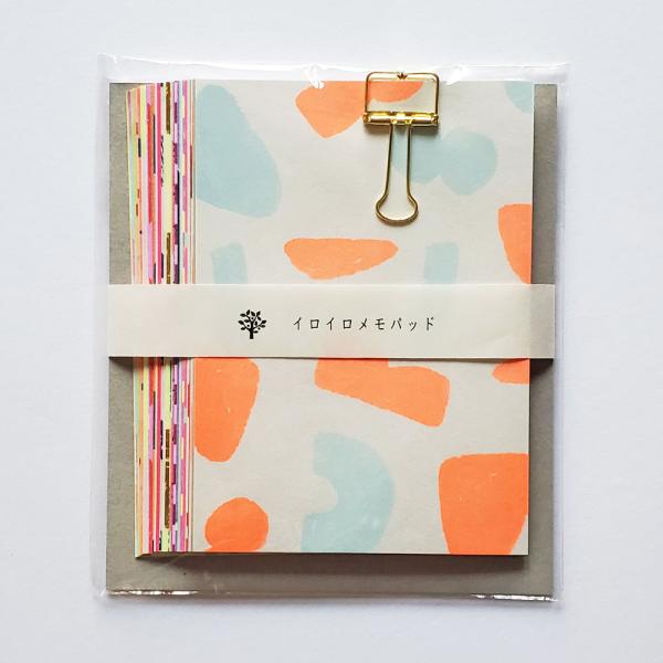 約91×128 mm　　50枚アソート※50種類すべて異なる柄が入っています※柄はアソートになります※写真は見本です。柄は選べません。水縞さんが今までにデザインした色々な紙を集めてメモパッドに無作為にカットすることで不思議な余白が生まれたり...