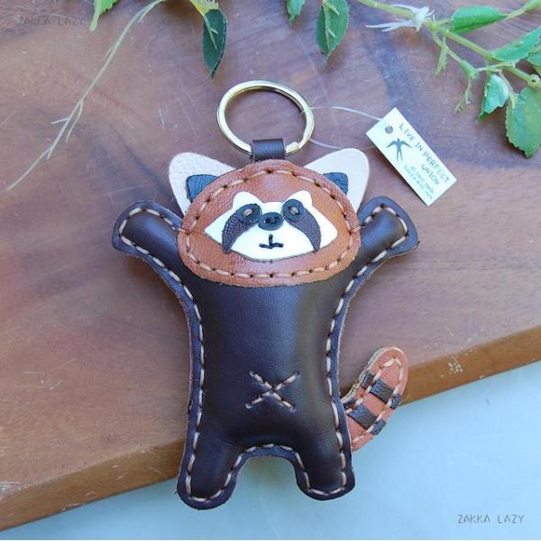 サイズ：95×110mm素材：革生産地：タイ※キーリングのカラーはシルバーです。＜注意＞革は自然由来の物で、全ての商品の表情が違います。多少のキズ、シミ、汚れはご容赦ください。ハンドメイド商品の為、多少の大きさの違いや、色ムラが見られますが...