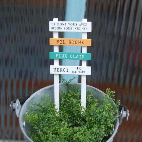 サイズ：W55×L8×H75(160)mm素材　：木【注意事項】こちらの商品は塗装むら、はみだし、ペイントずれ等があります。ボンドでの接着のためボンドのはみだしあります。予めご了承ください。商品写真はできる限り実物の色に近づけるよう徹底して...