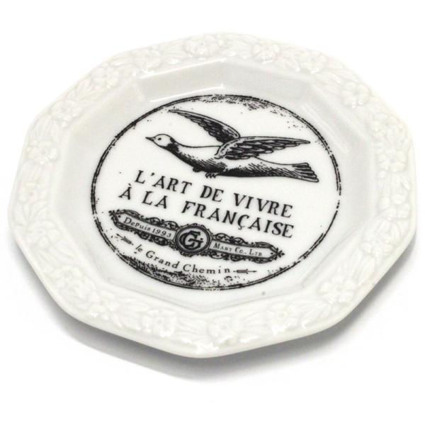 サイズ：約直径10.0cm×高さ1.2cm素　材：陶器※定形外郵便物不可ブランド：le grand cheminデザイン：コースター ホワイト 鳥 ティータイムにピッタリな鳥の絵柄の入ったお洒落なコースターです。鳥の絵柄の他にも様々なデザイ...