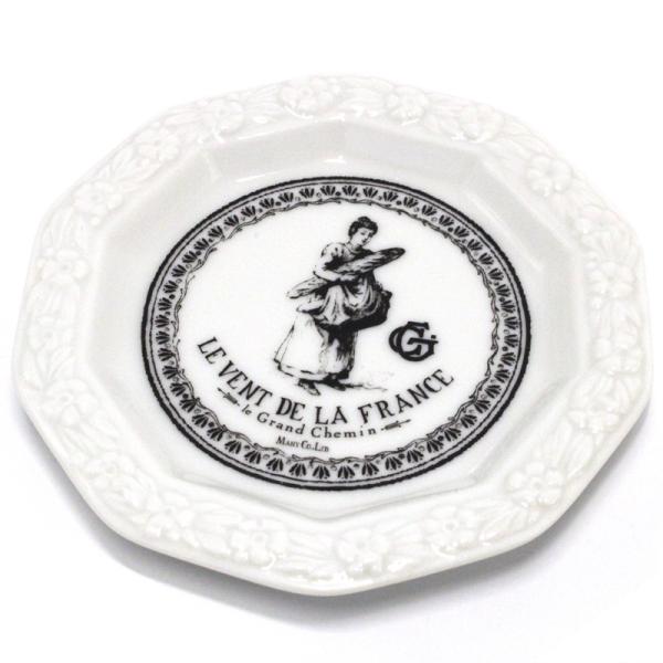 サイズ：約直径10.0cm×高さ1.2cm素　材：陶器※定形外郵便物不可ブランド：le grand cheminデザイン：コースター ホワイト 女性 ティータイムにピッタリな女性の絵柄の入ったお洒落なコースターです。女性の絵柄の他にも様々な...