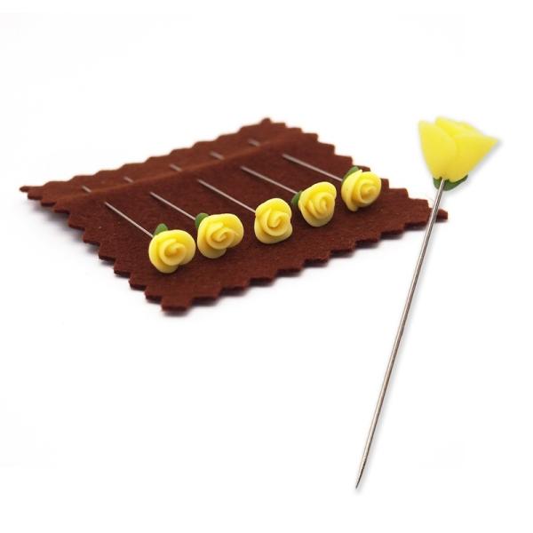 サイズ：約全長3.5cm※定形外郵便物ＯＫブランド：le grand cheminデザイン：まち針 花 バラ 黄色とってもカワイイ♪ローズのマチ針５本セット。針の頭には爽やかなレモンイエローの薔薇の花がデザインされています。裁縫が楽しくなる...