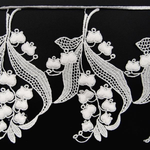 サイズ：約幅8.0×高さ13.0cm※定形外郵便物ＯＫブランド：le grand cheminデザイン：レース 花 鈴蘭 白色グランシュマンからホワイトのケミカルレースです。モチーフは可愛らしいスズランの花。バッグや洋服やドイリー。ハンドメ...