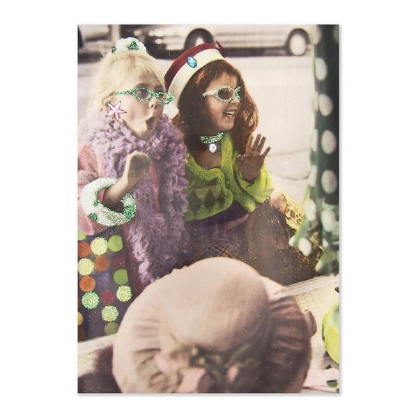 サイズ：約横幅18.5×縦幅13.4cm（封筒のサイズ）※定形外郵便物OKブランド：ポータルデザイン：女性 写真 メガネ 紫色ポータルの二つ折りグリーティングカードです。セピア調の写真にグリッターやラインストーンが施されています。 女友達同...