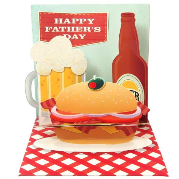 サイズ：横幅14.2×縦幅14.2cm（カードのサイズ）素　材：紙製※定形外郵便物OKブランド：Up with Paperデザイン：父の日 ハンバーガー 瓶ビールイラストが飛び出して立体的に見えるオシャレなポップアップカード。机の上には大き...