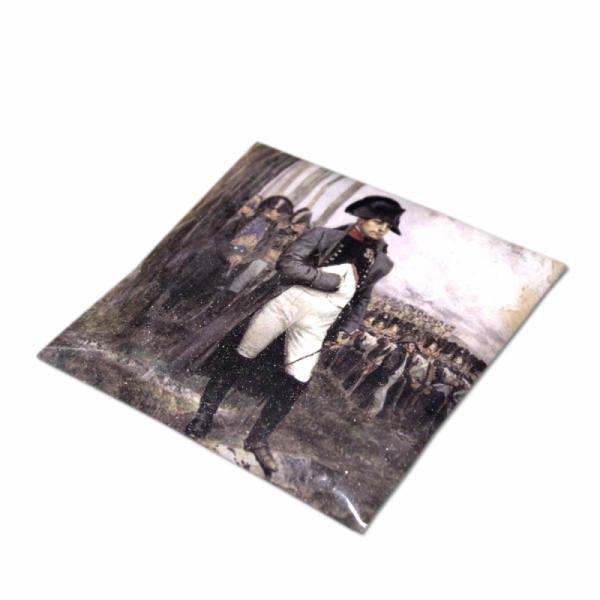 サイズ：11*11cm素　材：サシェ アロマ ナポレオン  ナポレオン帽    オシャレなイラストがデザインされたフランス製のサシェです。お庭のお花のようなフローラルな香りに包まれます♪フランス軍を引き連れたナポレオンが描かれたデザインとな...