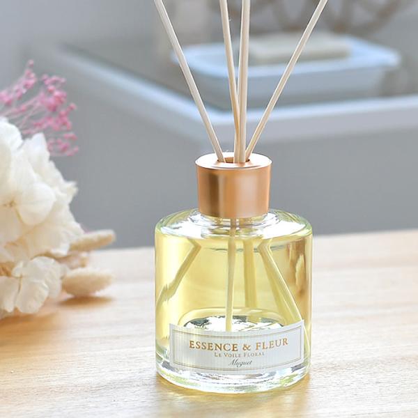 商品名LVF REED DIFFUSER 180 リードディフューザー商品詳細容量約180ml芳香期間 約4〜4ヶ月半※使用環境により誤差がありますセット内容オイル180ml、スティック10本、カバーキャップ1個サイズボトル：約Φ8×H10...