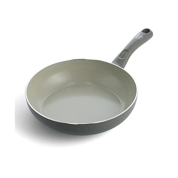 ・クォーツグレー  CC005424-001・・Color:クォーツグレーPatternName:フライパン 26cm・サイズ:全長450x幅265x高さ81x深さ61mm 本体重量:870g・生産国:中国・ナチュラルな風合いをイメージした...