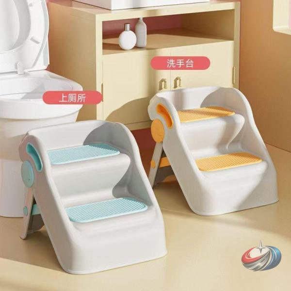 自分で運べるので、洗面所に持っていったりキッチンに持っていったり お子様が自主的にお手伝いできる環境を作ってあげてください！ 踏み板には足が滑るのを防止するために、すべり止めが施されています。 お子様が乗った際に、滑って転んだり落下したりと...